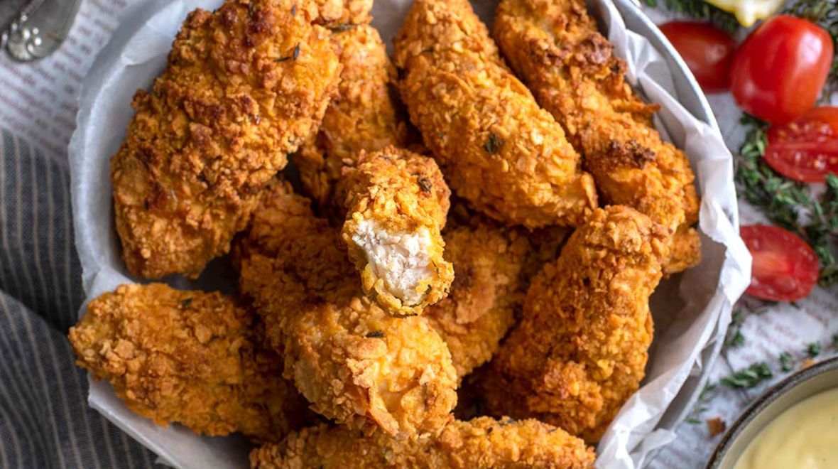 Κοτομπουκιές στον φούρνο με τραγανή κρούστα δημητριακών | Cookout.gr