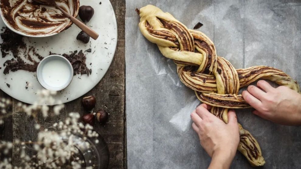Babka με κρέμα κάστανο, σοκολάτα και σιρόπι | Cookout.gr