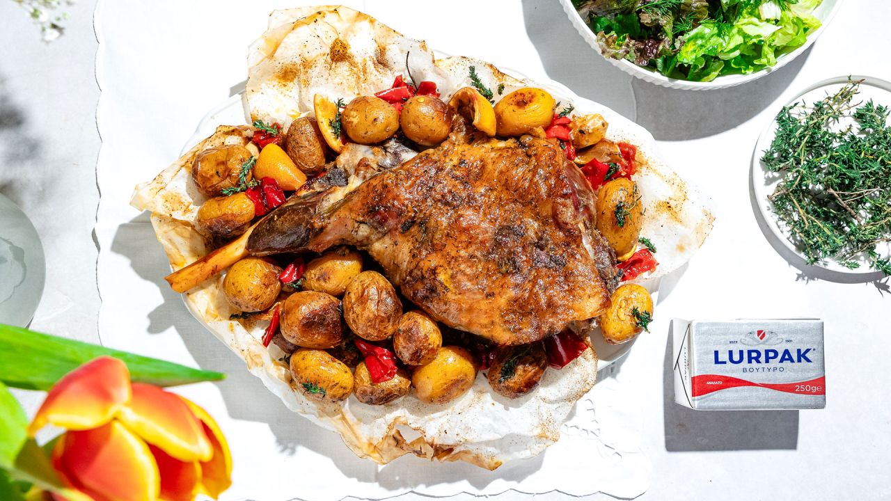 Αρνί κλέφτικο στη λαδόκολλα | Cookout.gr