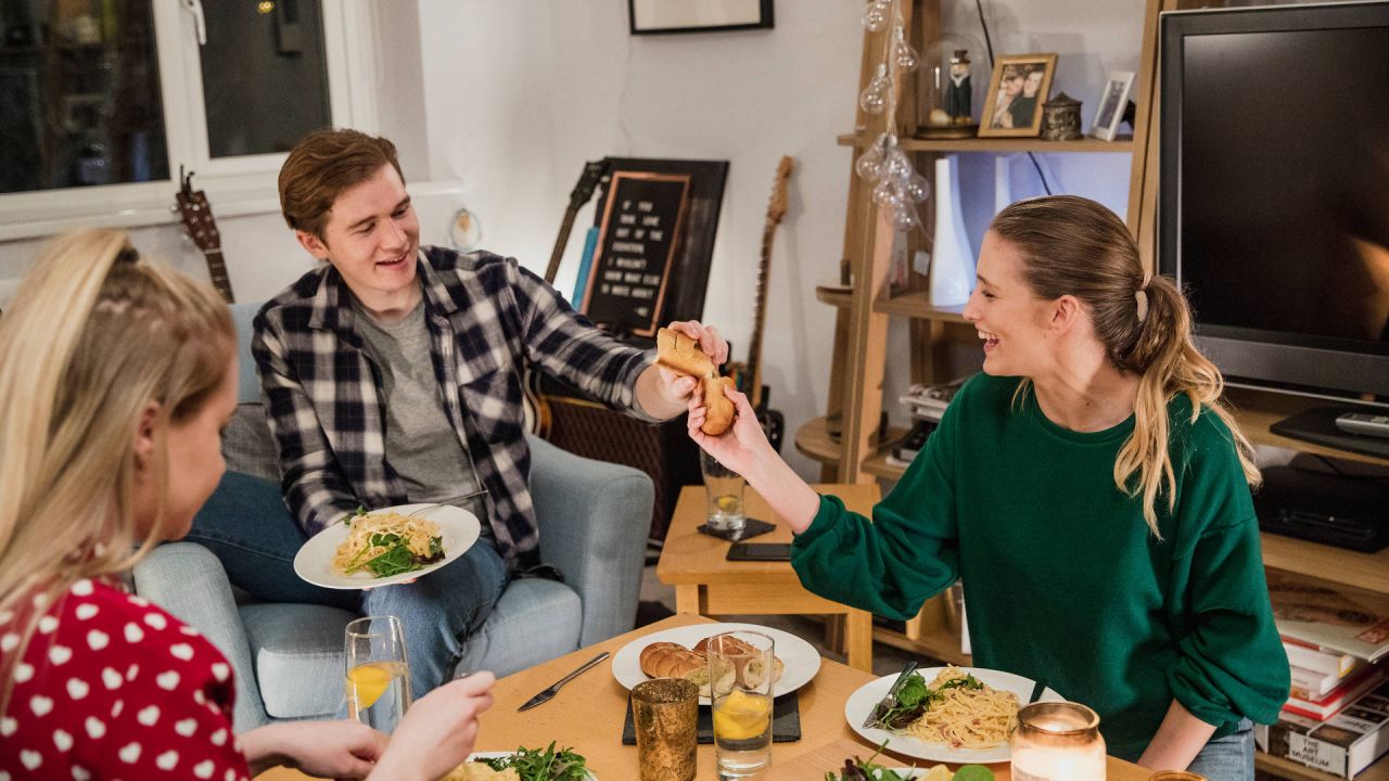 Μόνος στην κουζίνα: 37 συνταγές για φοιτητές | Cookout.gr